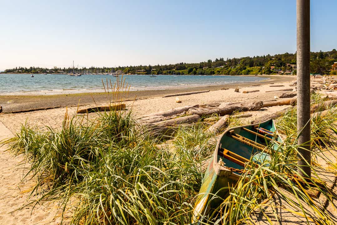 Beaches In Victoria, BC - Ocean Island Inn | Backpackers | Suites